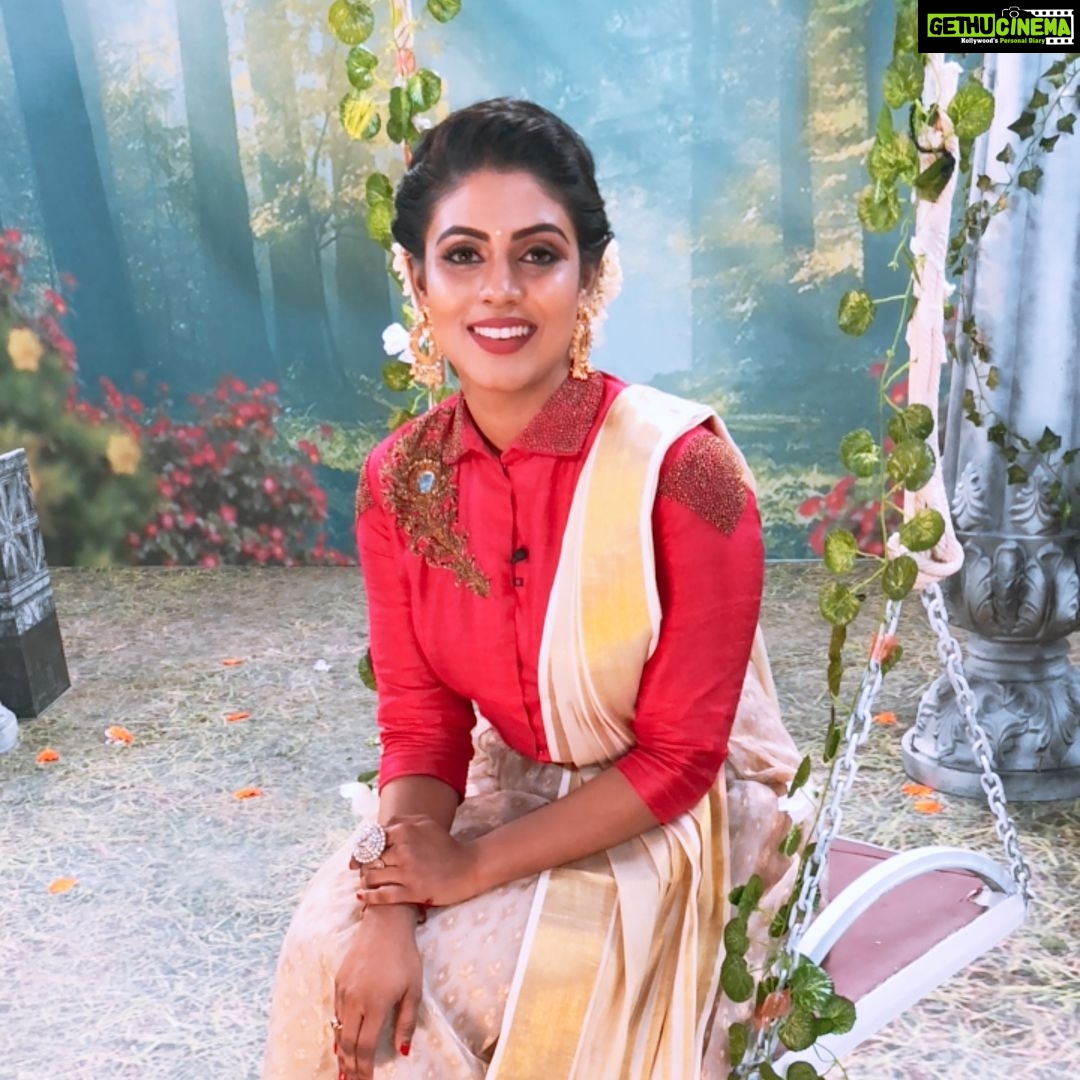 Iniya Instagram - HAPPY ONAM !!! - Gethu Cinema