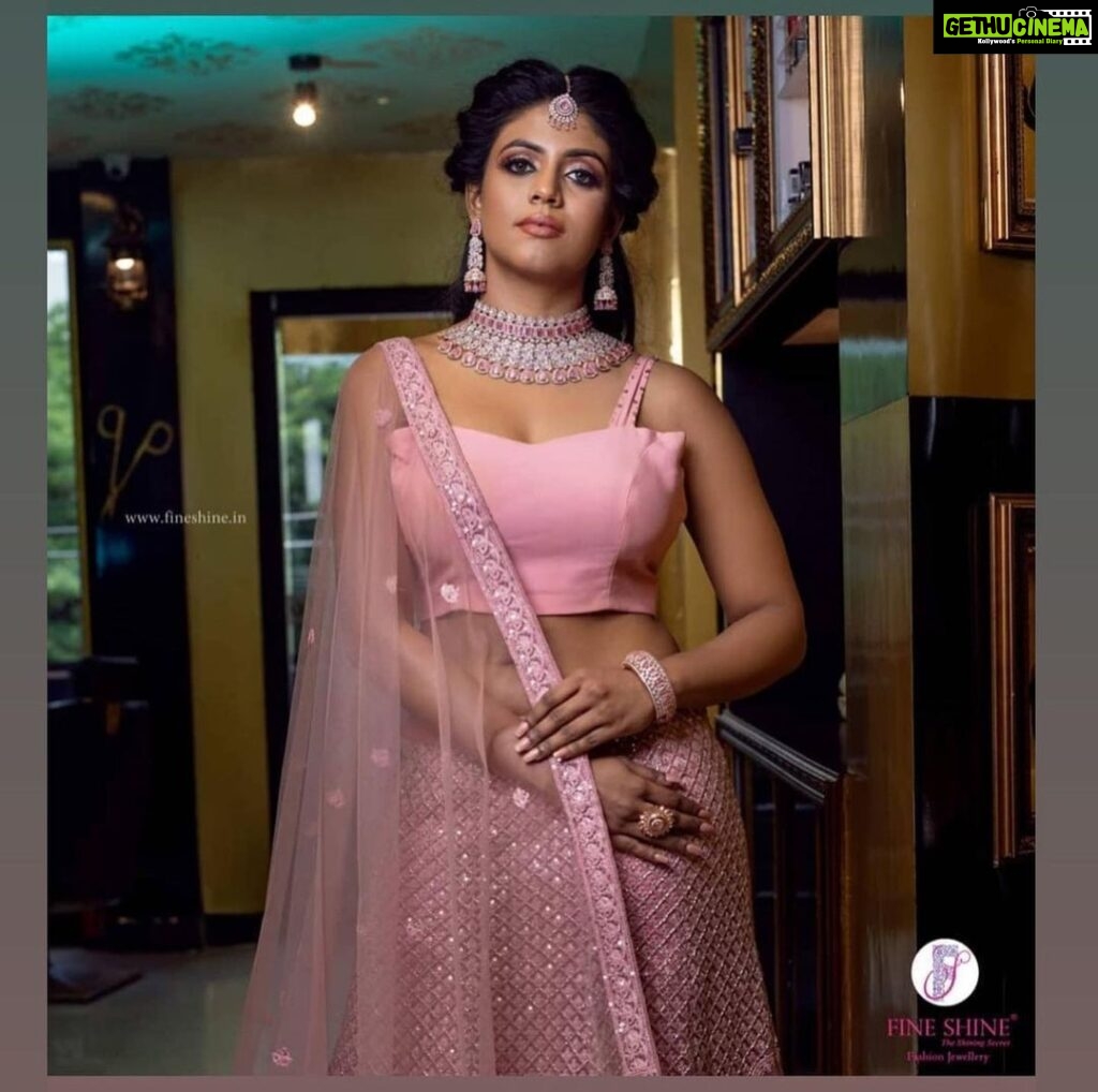 Actress Iniya HD Instagram Photos and Wallpapers August 2021 | Gethu Cinema