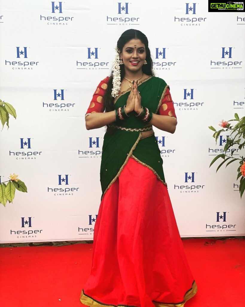 Actress Iniya HD Photos and Wallpapers February 2021 | Gethu Cinema