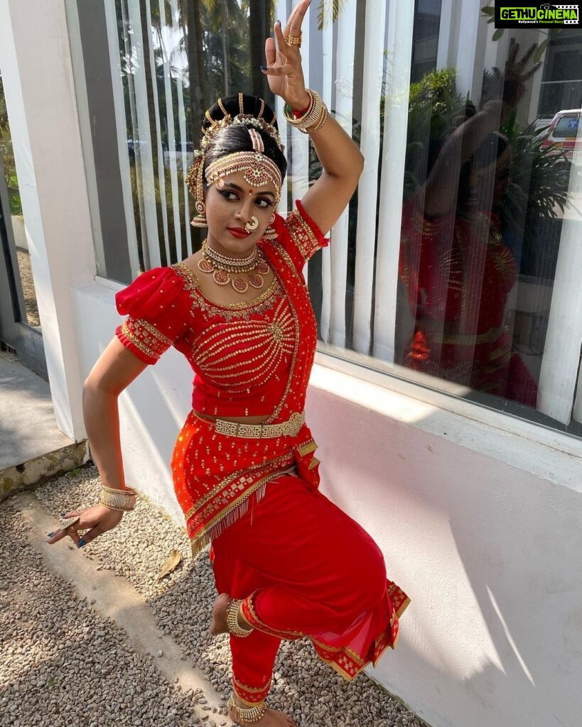 Actress Iniya HD Photos and Wallpapers April 2021 | Gethu Cinema