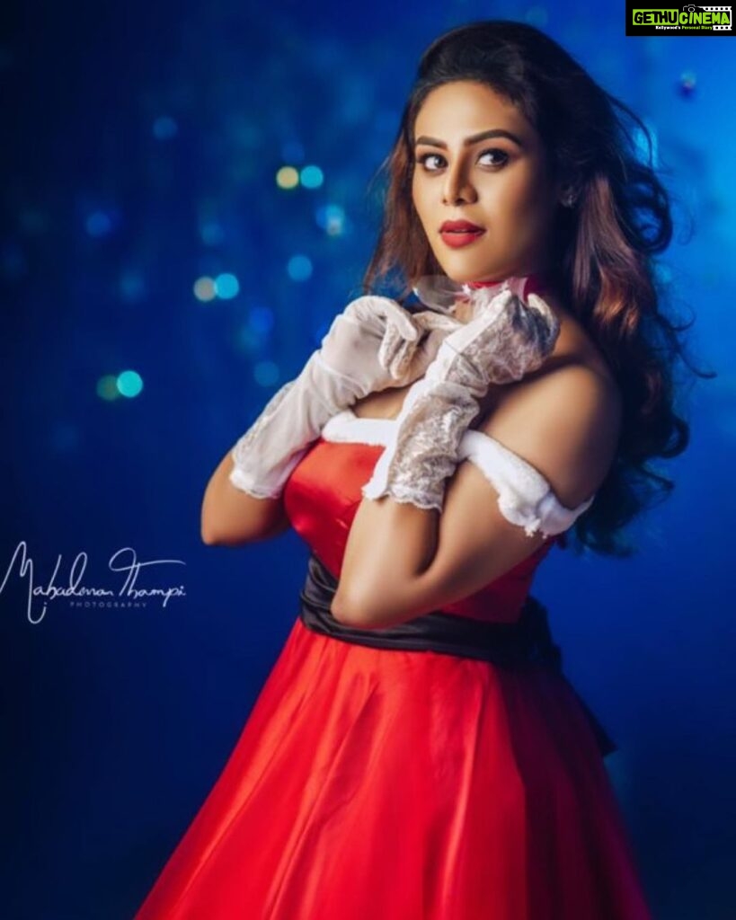 Actress Iniya HD Photos and Wallpapers April 2021 | Gethu Cinema