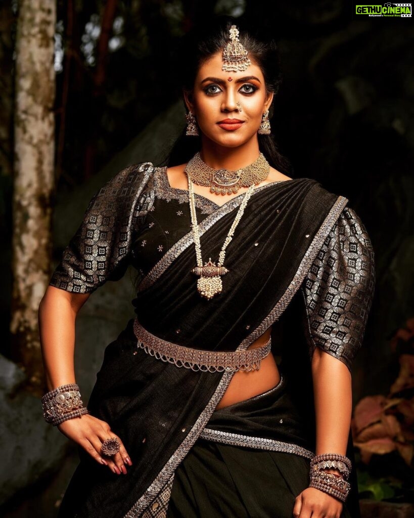 Actress Iniya HD Instagram Photos and Wallpapers November 2020 | Gethu ...