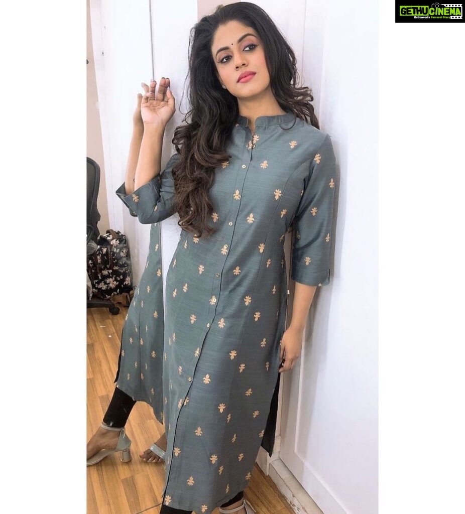 Actress Iniya HD Instagram Photos and Wallpapers October 2020 | Gethu ...