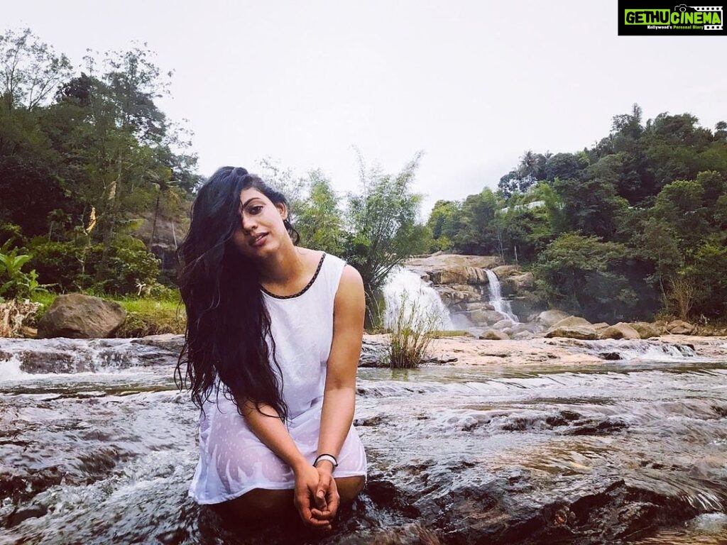 Actress Iniya HD Instagram Photos and Wallpapers September 2020 | Gethu ...