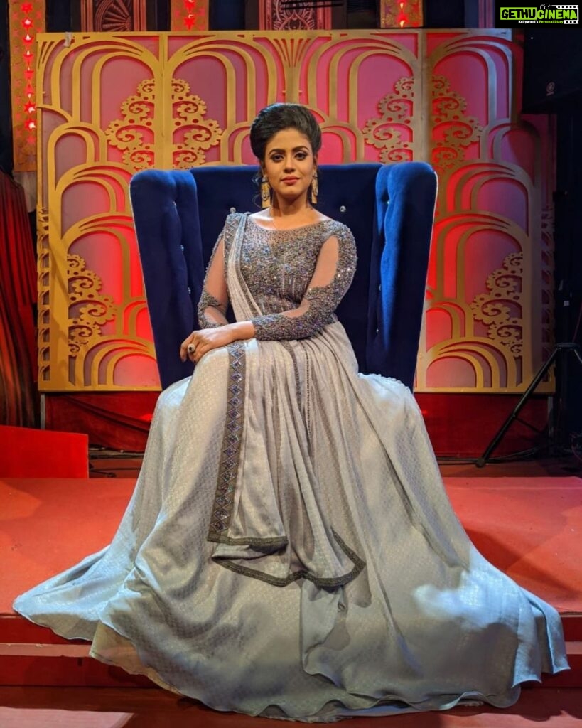 Actress Iniya HD Instagram Photos and Wallpapers November 2019 | Gethu ...