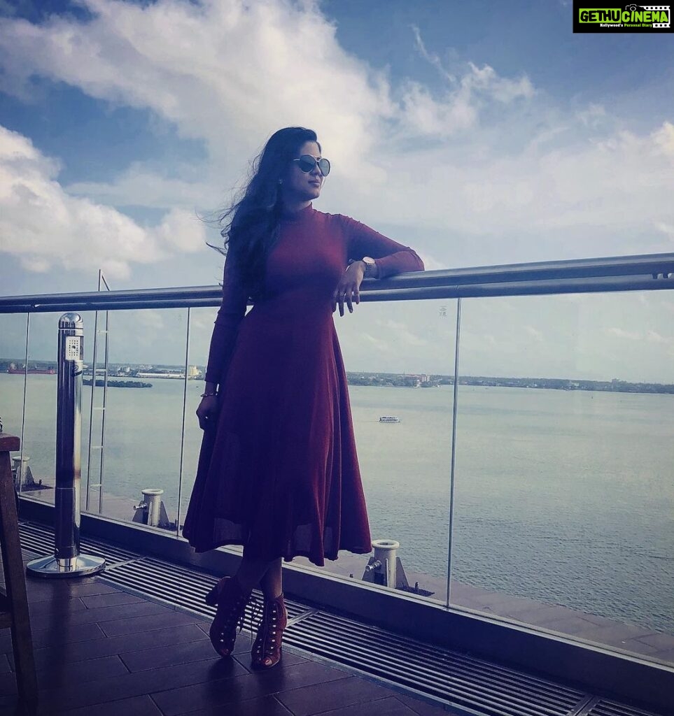 Actress Iniya HD Instagram Photos and Wallpapers September 2019 | Gethu ...