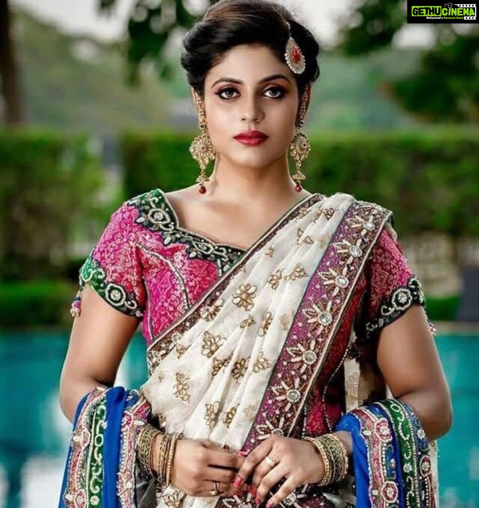 Actress Iniya HD Instagram Photos and Wallpapers September 2019 | Gethu ...