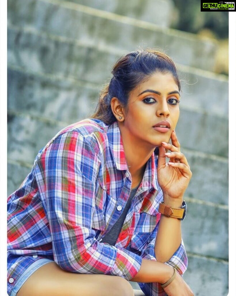 Actress Iniya HD Instagram Photos and Wallpapers August 2019 | Gethu Cinema