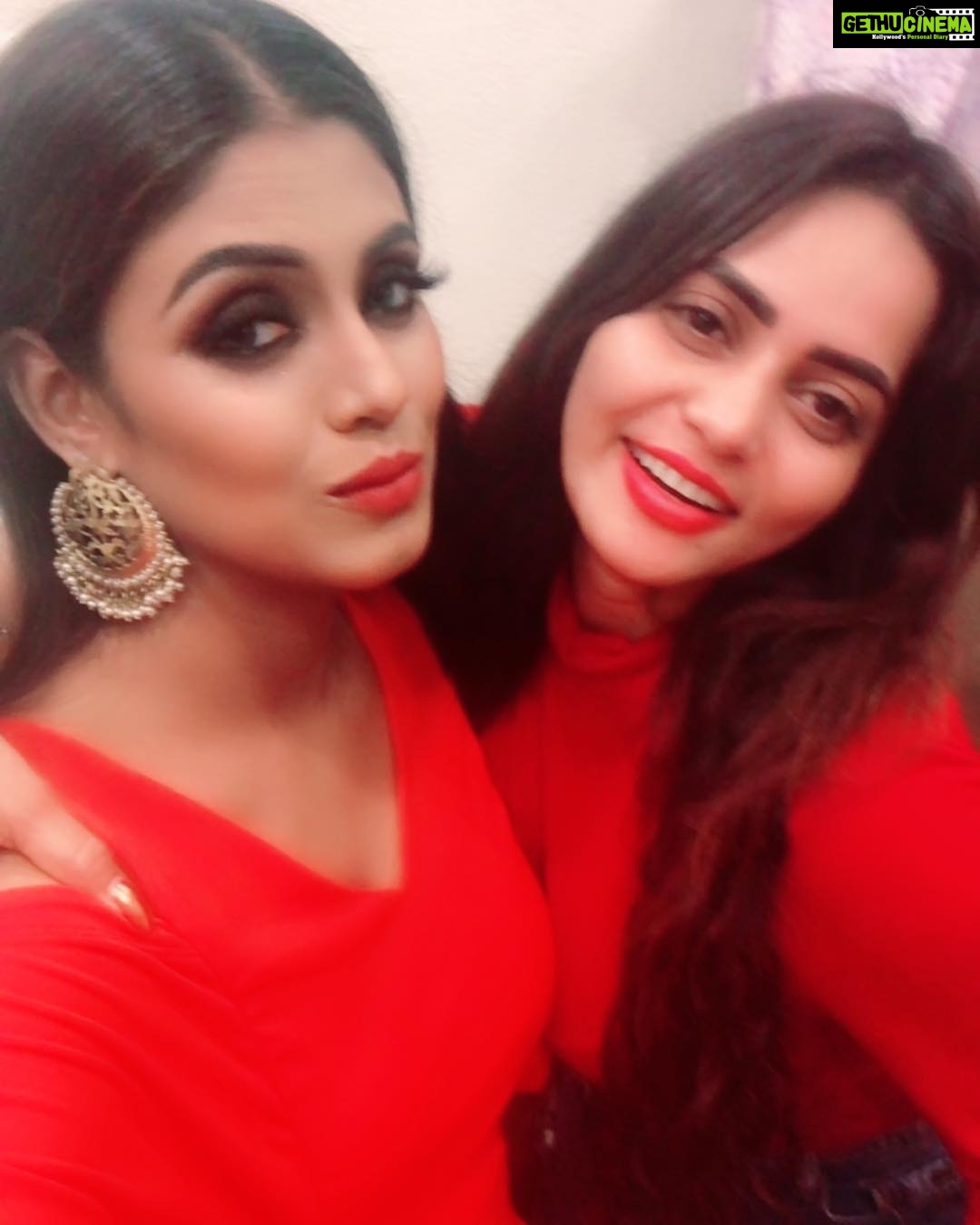 Iniya Instagram – @thamashaBazaar shoot #zeekeralam #styling sanidha ...