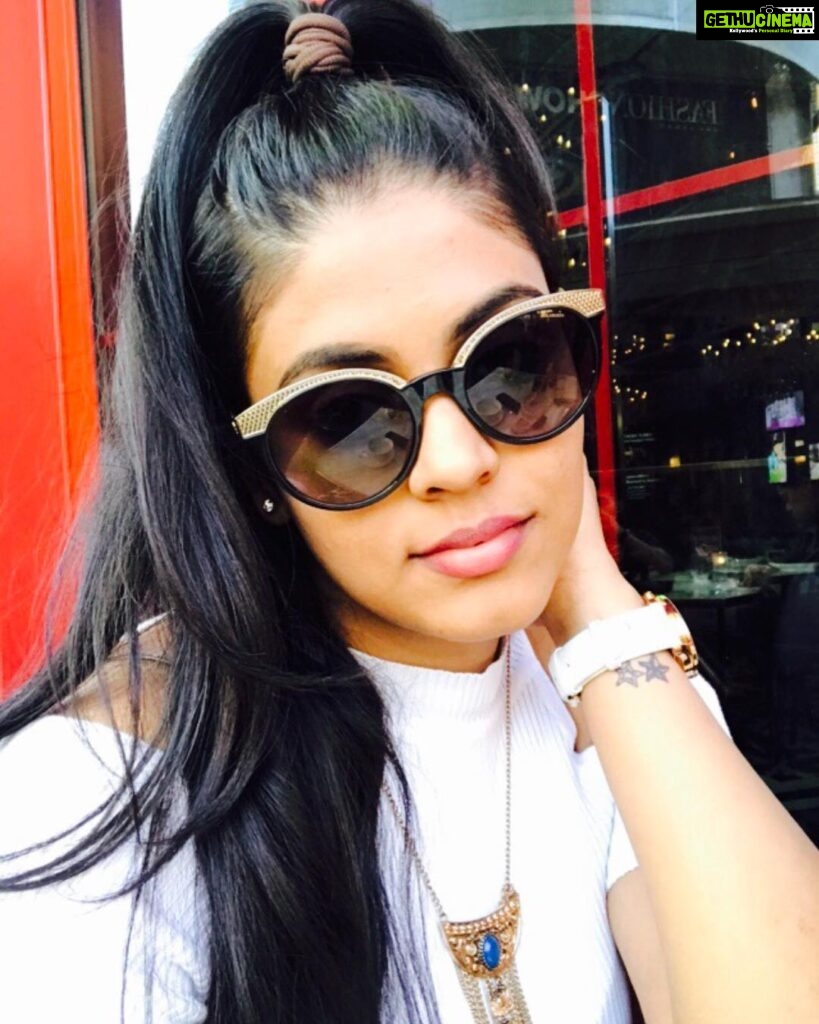 Iniya Instagram - Go with the flow & float like a fish 🐠 - Gethu Cinema