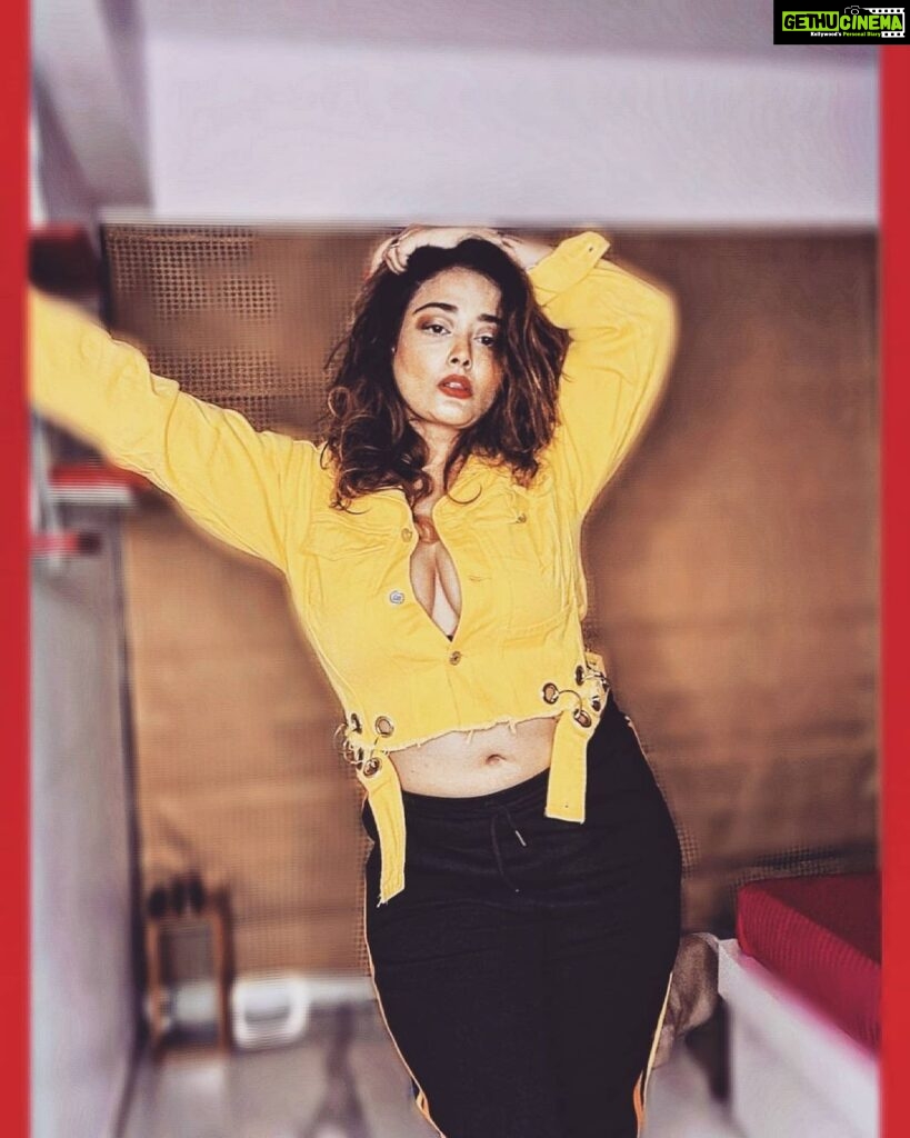 Actress Kiran Rathod HD Instagram Photos and Wallpapers December 2021 ...