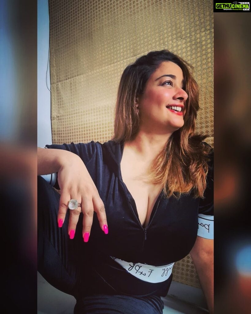 Kiran Rathod Instagram – I Have Attitude Coz I Have Earned It ☺ 😊 🙃 🙂 😇 ...