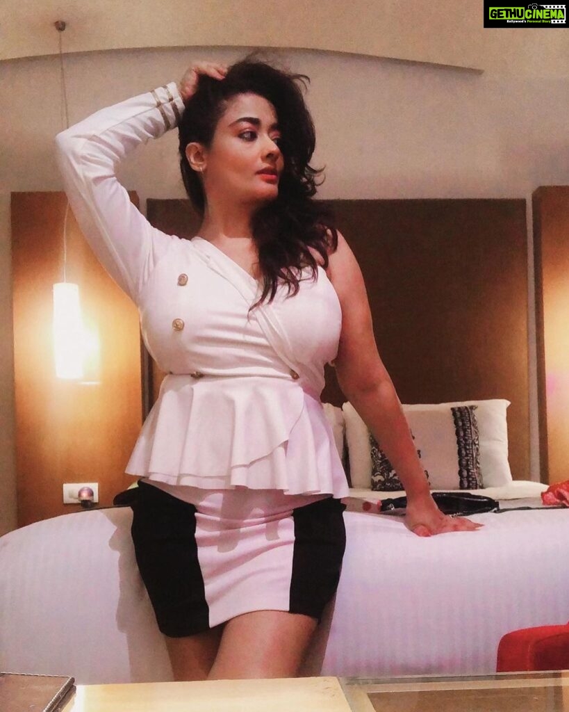 Actress Kiran Rathod HD Instagram Photos and Wallpapers February 2020 ...