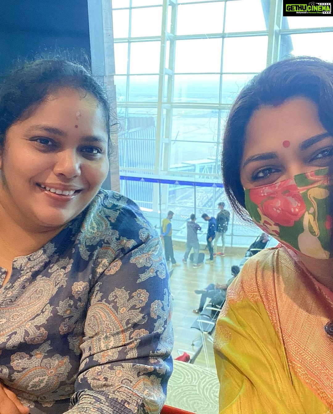 Actress Kushboo HD Instagram Photos and Wallpapers March 2022 | Gethu ...