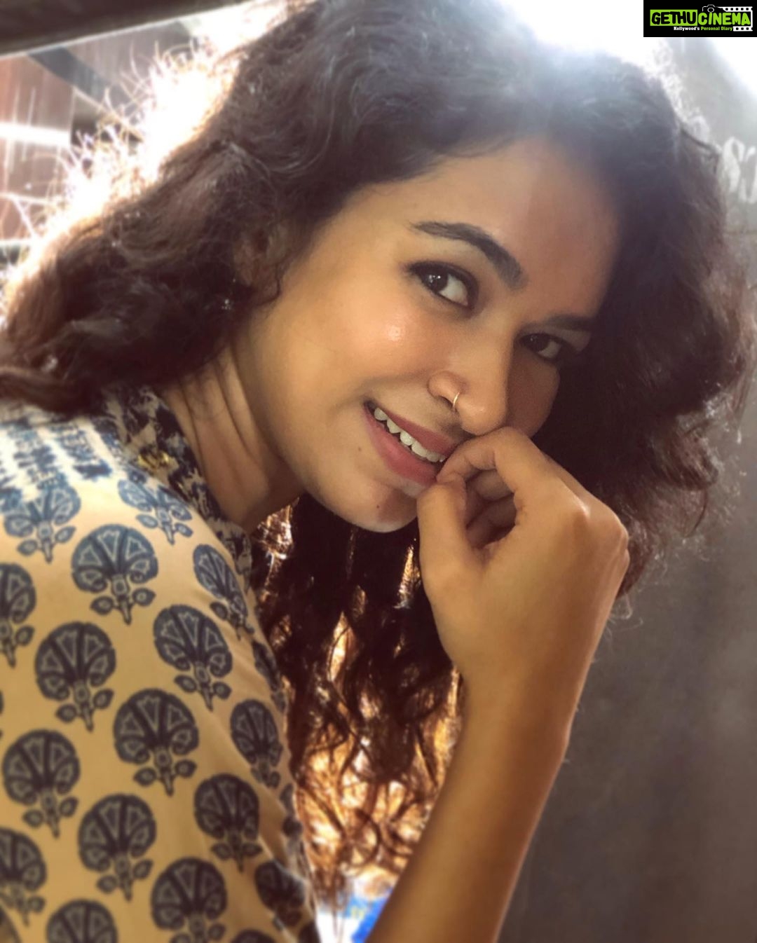 Misha Ghoshal Instagram – When light does it’s magic | Gethu Cinema