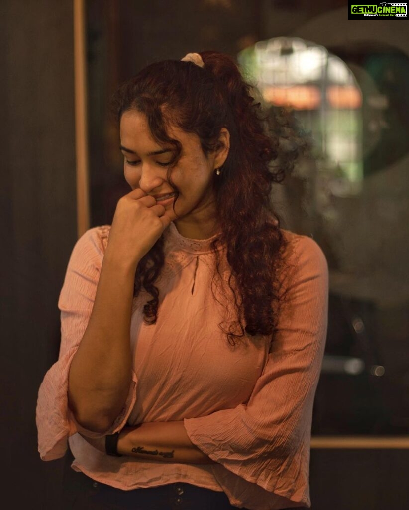 Actress Misha Ghoshal HD Photos and Wallpapers May 2020 | Gethu Cinema
