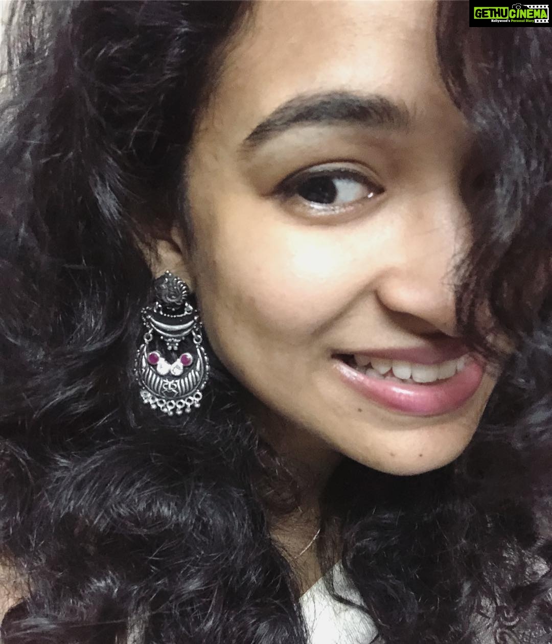 Misha Ghoshal Instagram – when u r addressed as “The Vampire girl” 🧛‍♀️ ️ @nandhini_js @viutamil ...