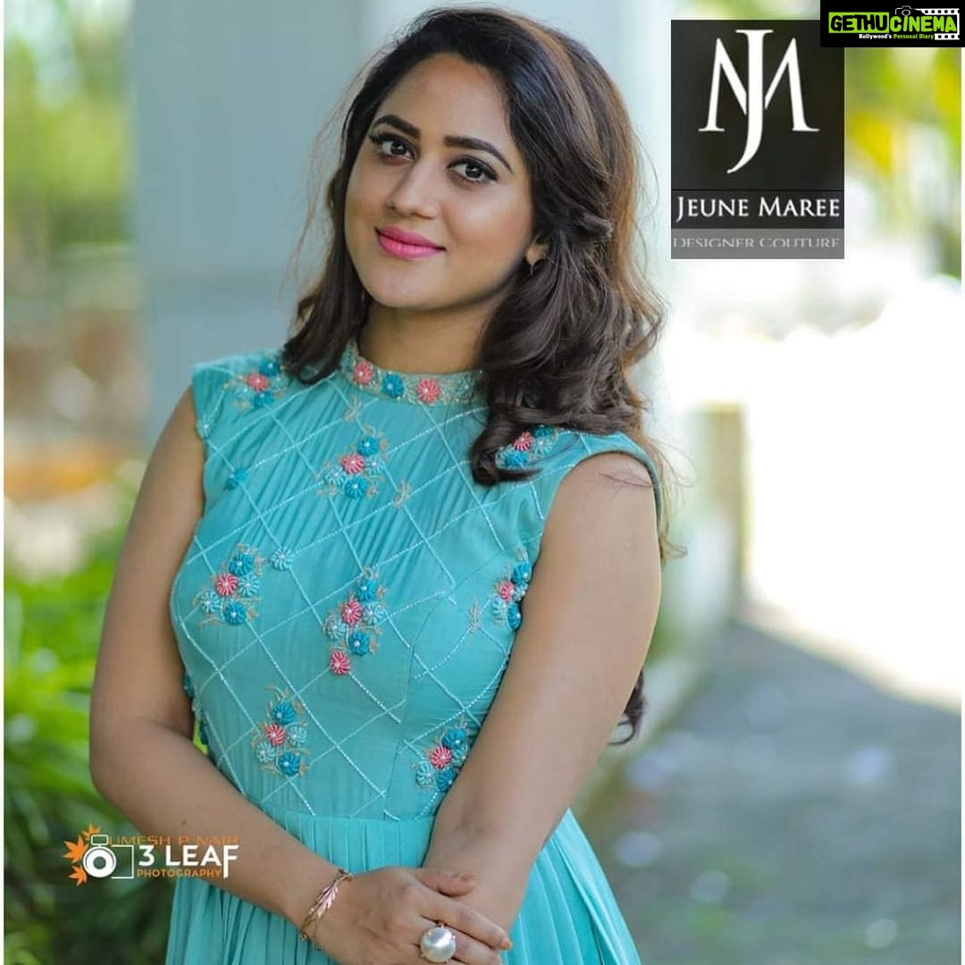 Miya George Instagram – Again in blue 🤪 Another look for D5junior ...