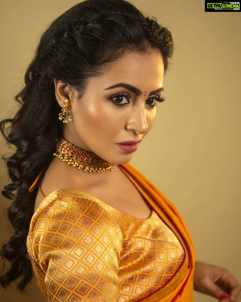 Nandini Rai Instagram - Nothing can beat ethnic style... ️ Styling by ...