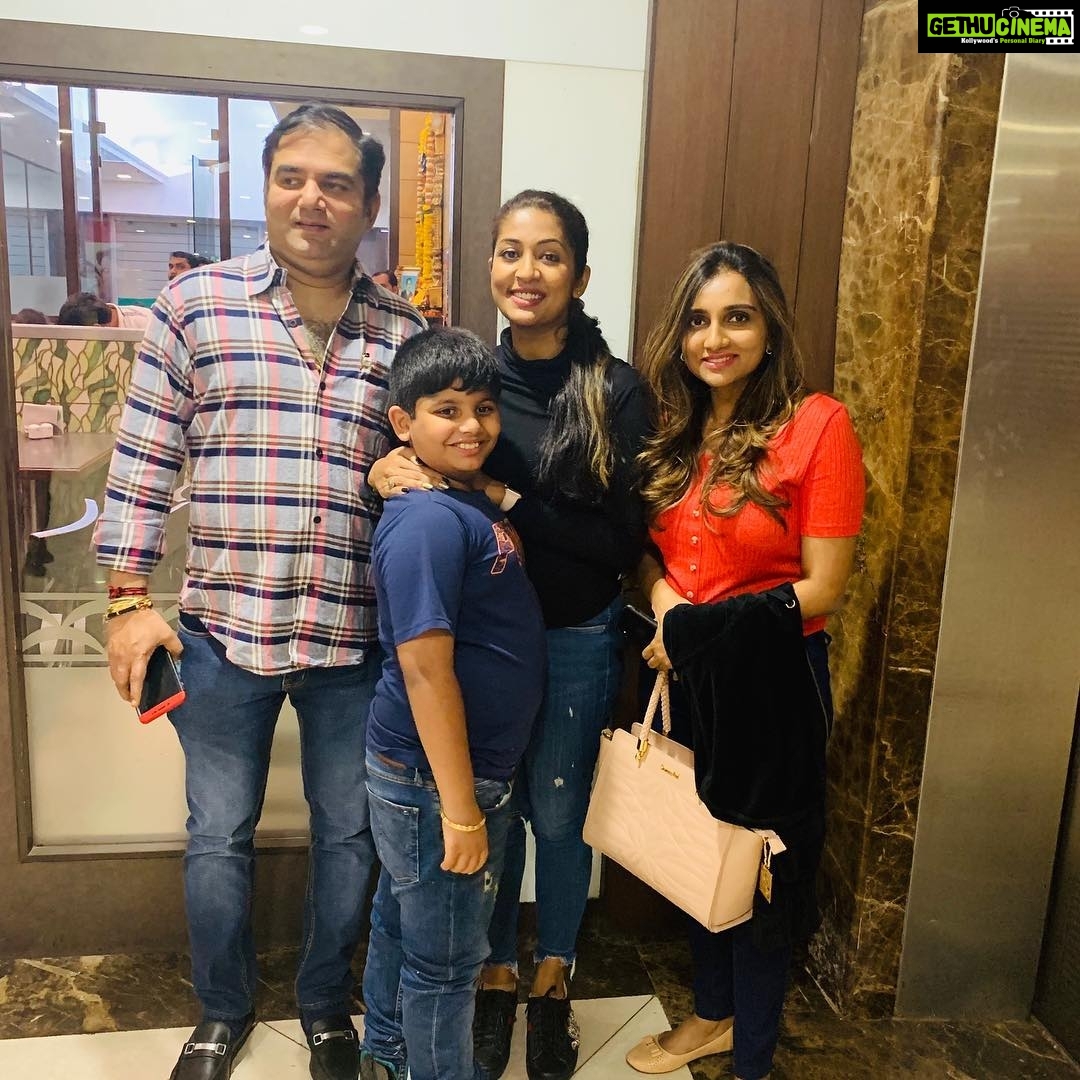 Navya Nair Instagram – And finally we met @m_manjari 😂😂😂.. watched june ...