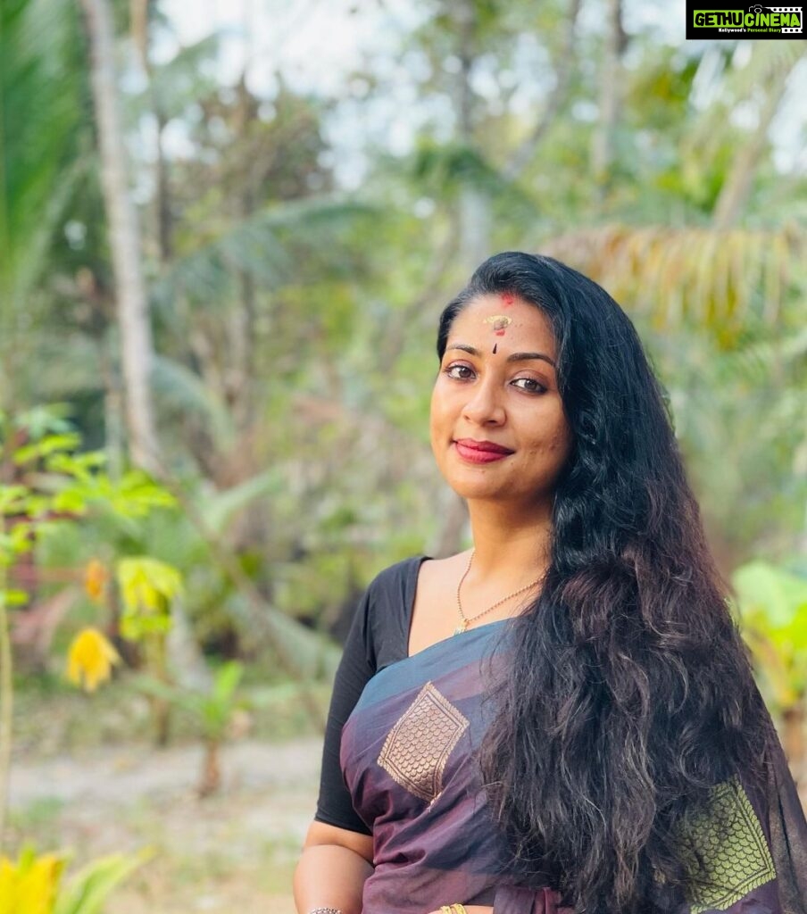 Actress Navya Nair HD Photos and Wallpapers March 2021 - Gethu Cinema
