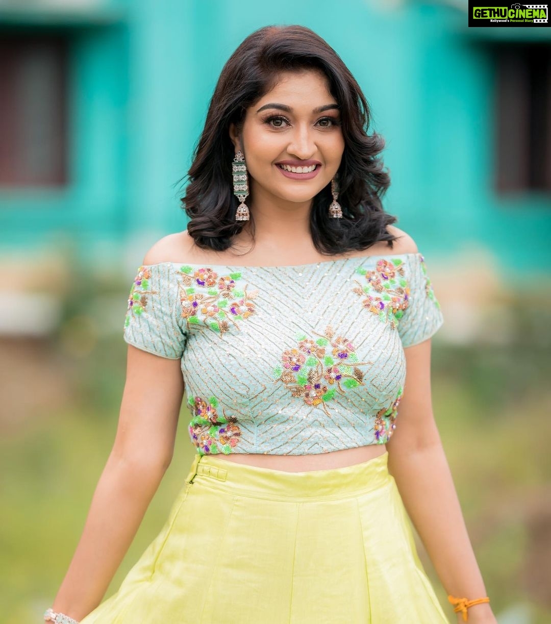 Neelima Rani Instagram – Good morninggg!! Happy dussera! Aayudha poojai ...