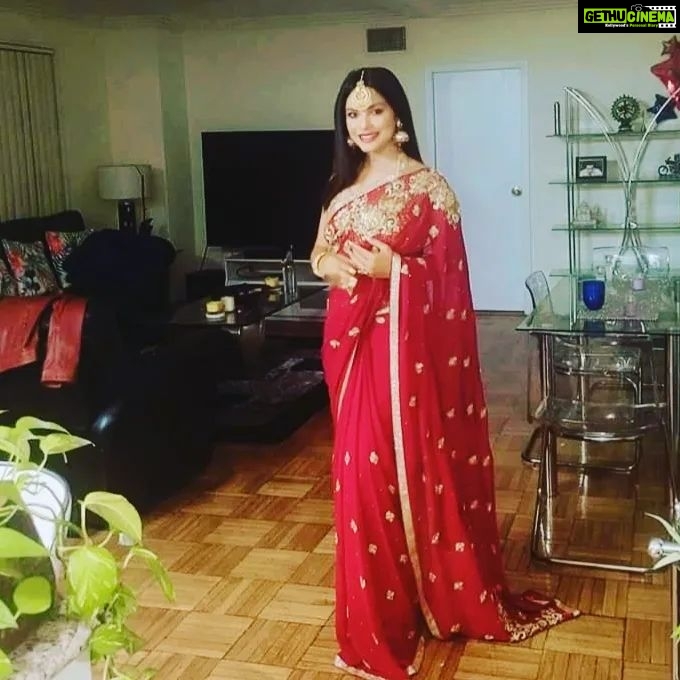 Neetu Chandra Wiki, Biography, Age, Gallery, Spouse and more