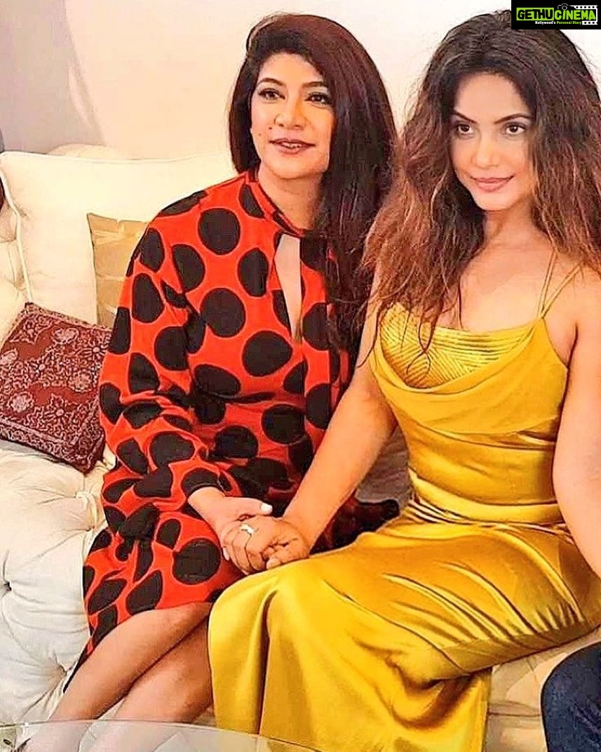 Neetu Chandra Instagram – Hey #Losangeles Watch my interview on KSCI ...