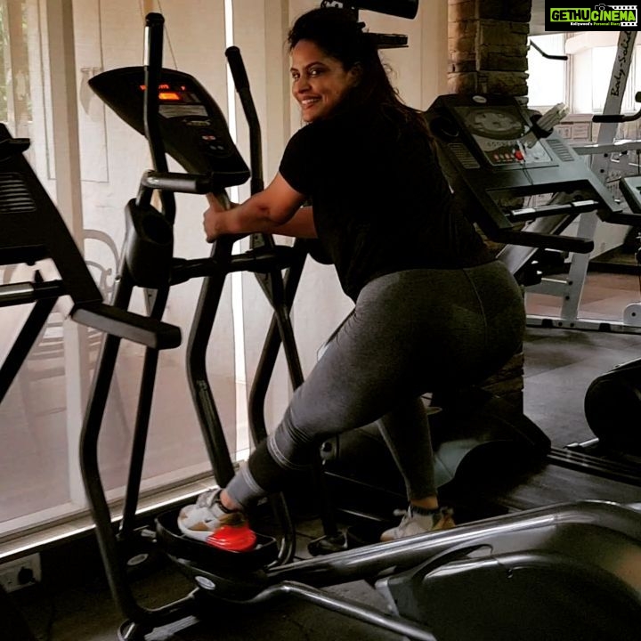Neetu Chandra Instagram – Full range of motion ! Isn’t it ...