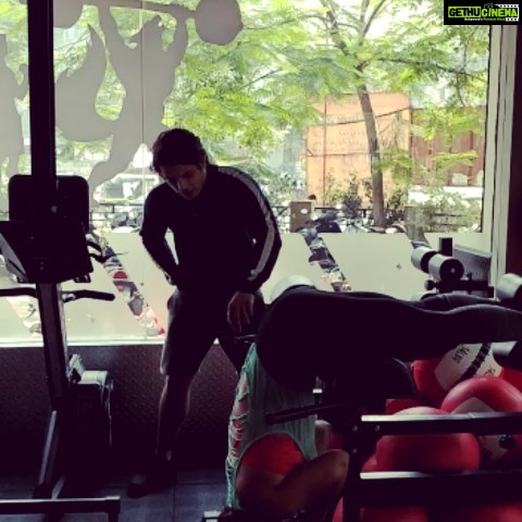 Neetu Chandra Instagram – Every soul needs a strong back !! 😘 Today in ...