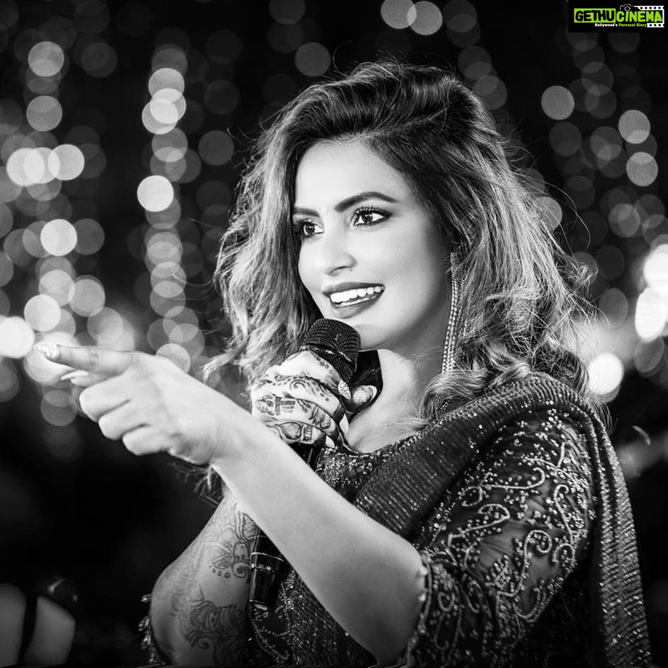 Neetu Chandra Instagram – Sunnona suno na, suun lo na #beathome # ...