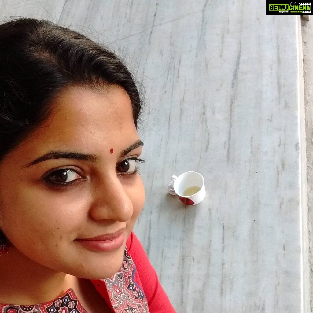 Actress Nikhila Vimal HD Photos and Wallpapers May 2016 - Gethu Cinema