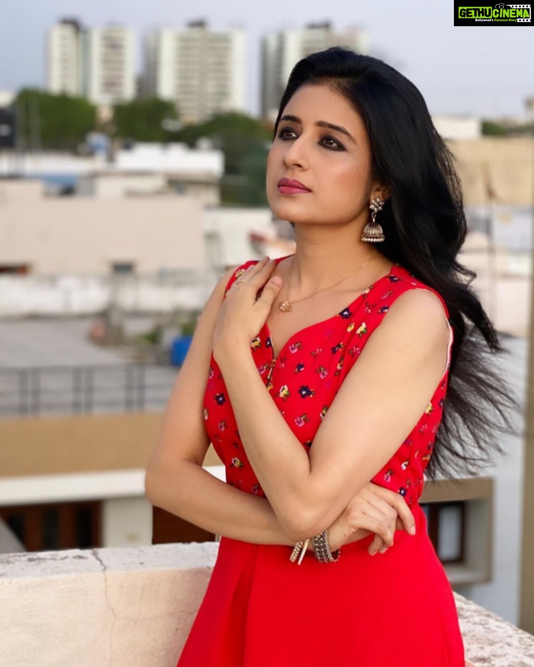 Paridhi Sharma Instagram – Life is precious, not lifestyle 🙏 #stayhome ...