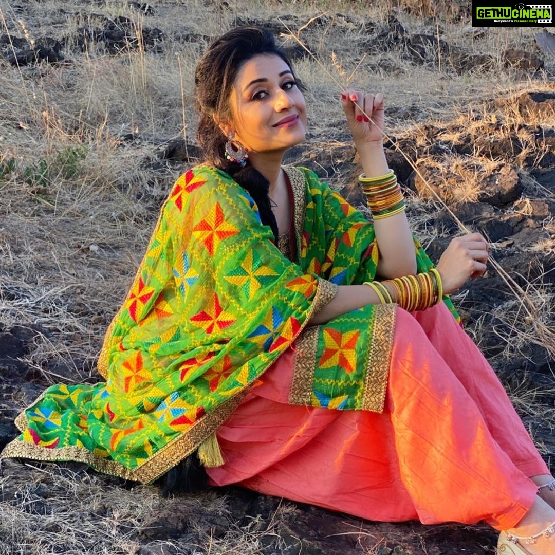 Paridhi Sharma Instagram – Happy Lohri!!! On the occasion of this ...