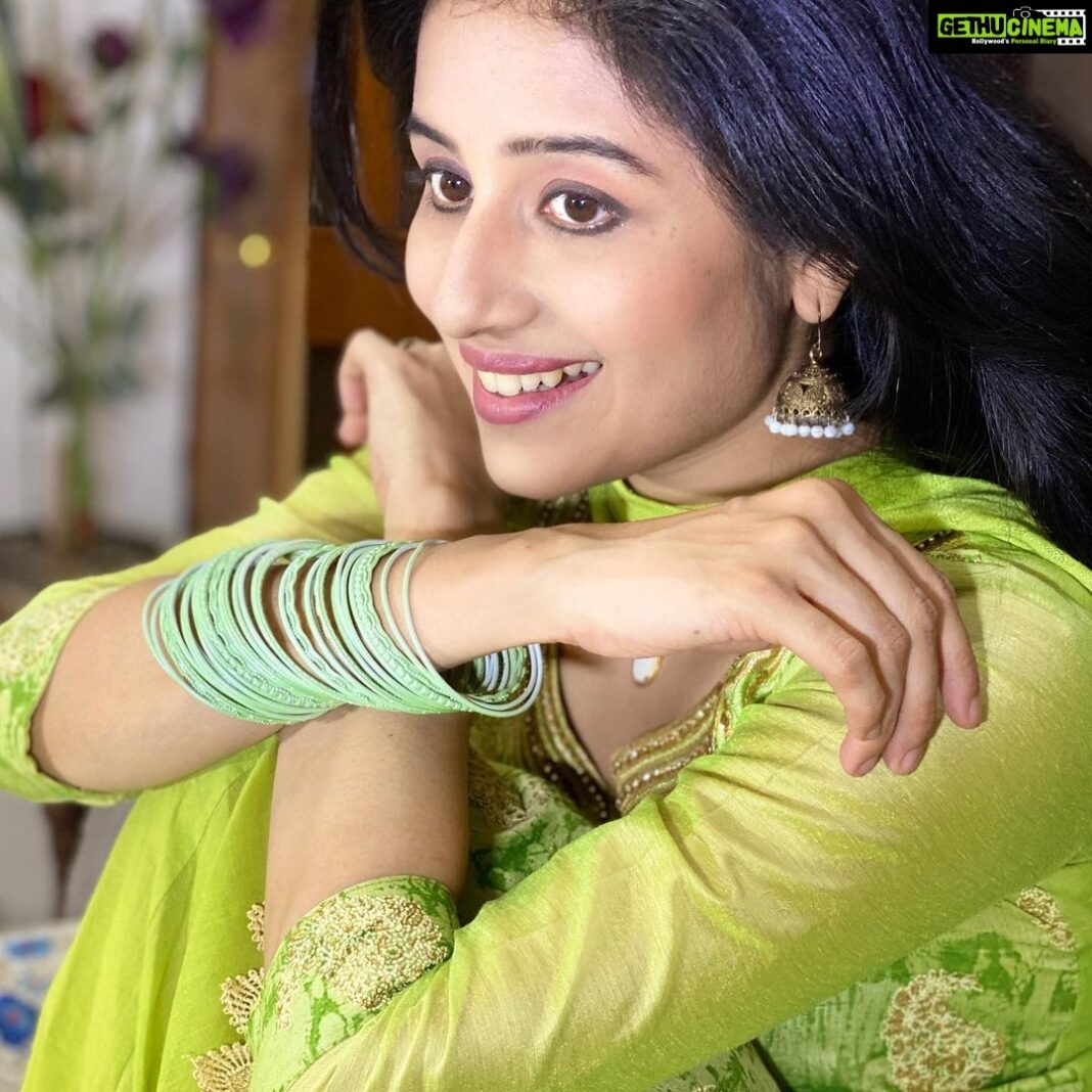 Actress Paridhi Sharma HD Photos and Wallpapers June 2020 - Gethu Cinema