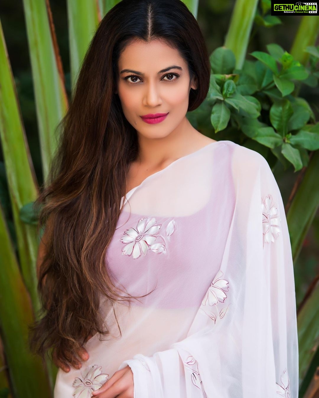 Actress Payal Rohatgi HD Instagram Photos and Wallpapers March 2021 ...