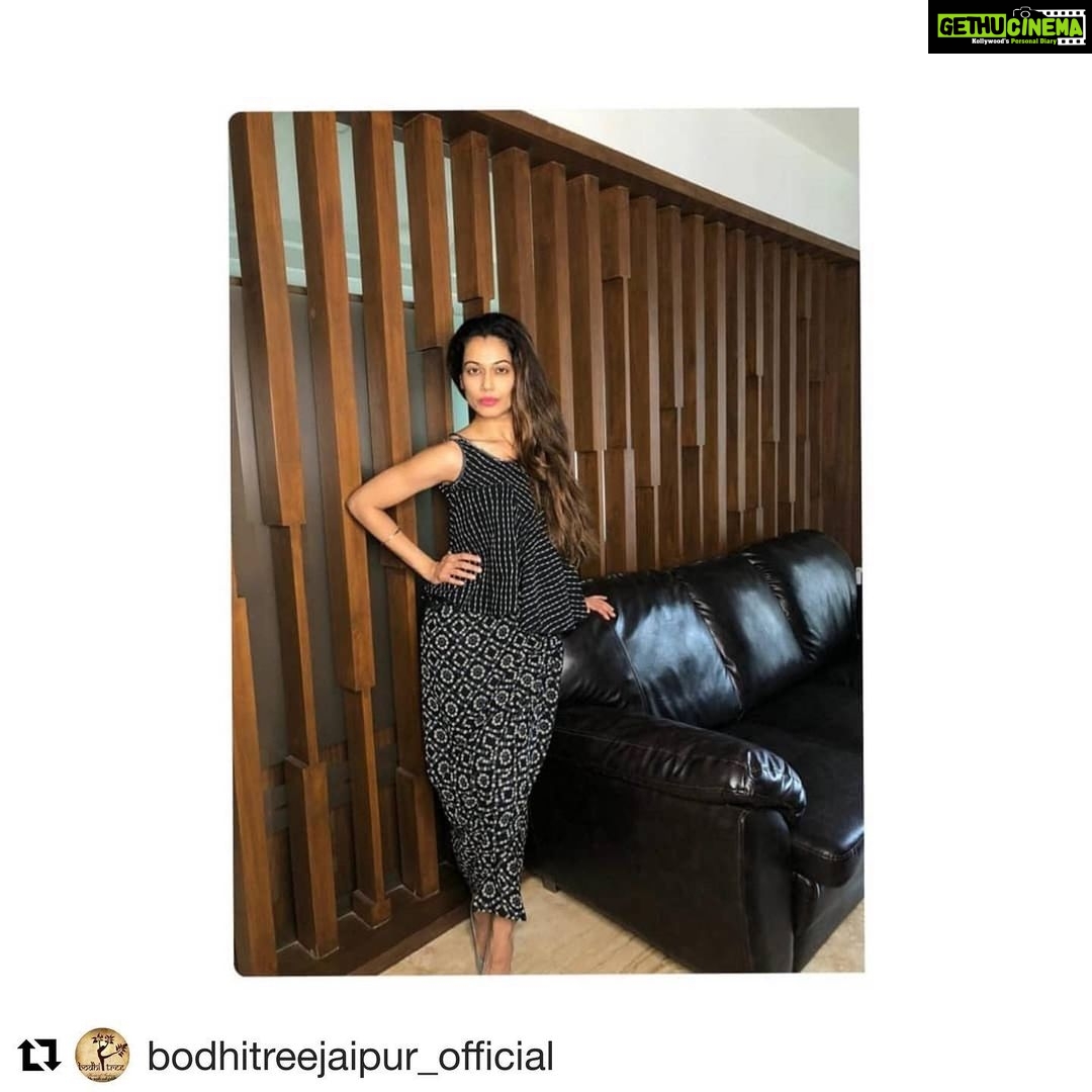 Payal Rohatgi Instagram क्या सुशांत को Depression महसूस करवाने के पीछे बॉलीवुड Mafia का हाथ है