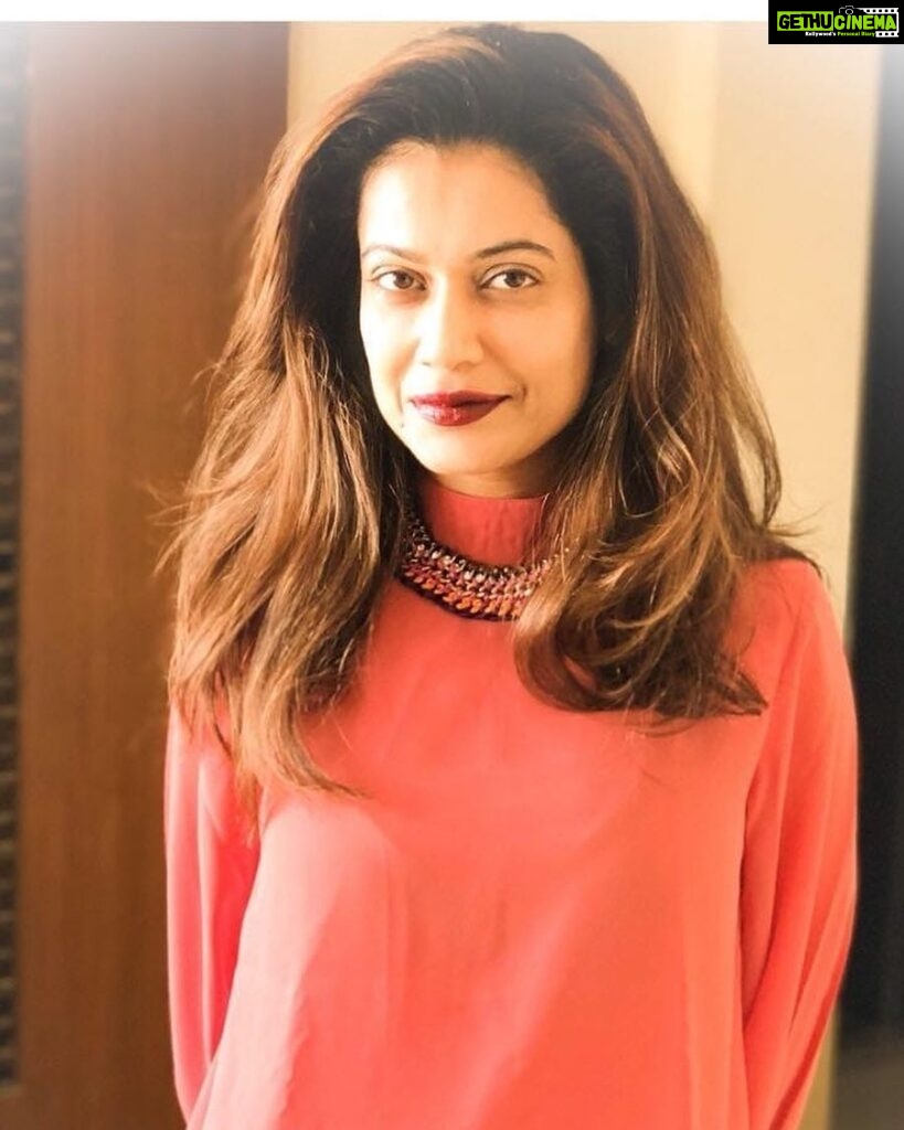 Payal Rohatgi Instagram – #paayalrohatgi 😚 If u try to please everyone ...