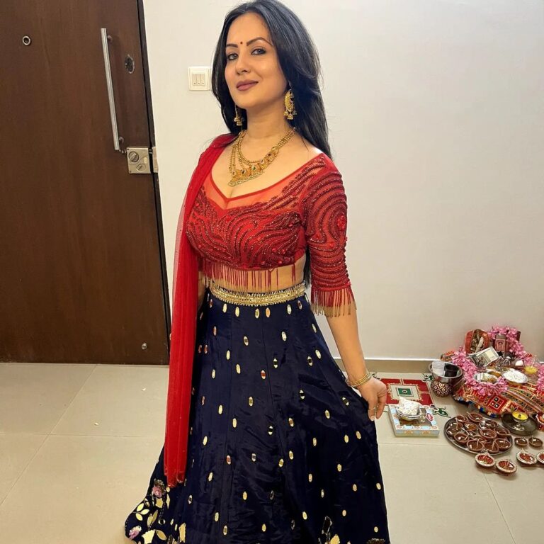 Actress Pooja Bose HD Photos and Wallpapers November 2021 | Gethu Cinema