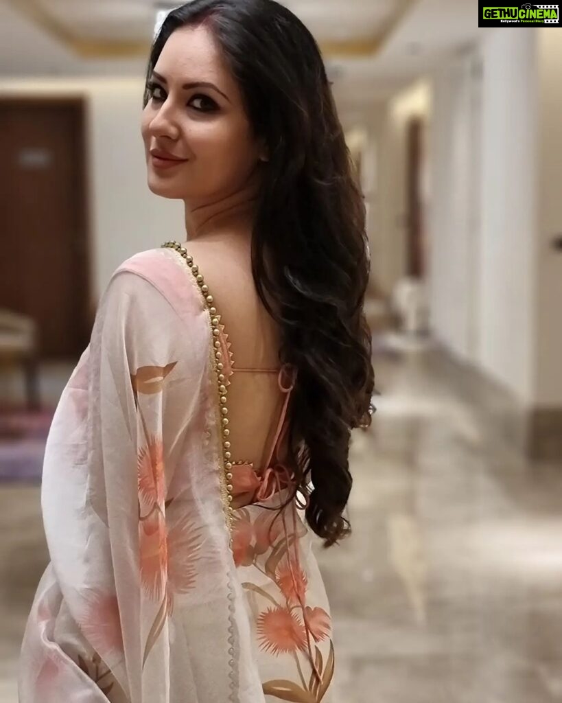 Actress Pooja Bose HD Instagram Photos and Wallpapers October 2021 ...