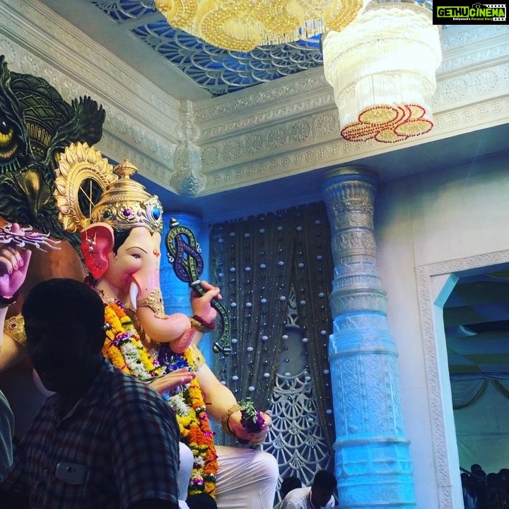 Poonam Kaur Instagram – Feel lucky at #lalbaughcharaja …darshan the ...