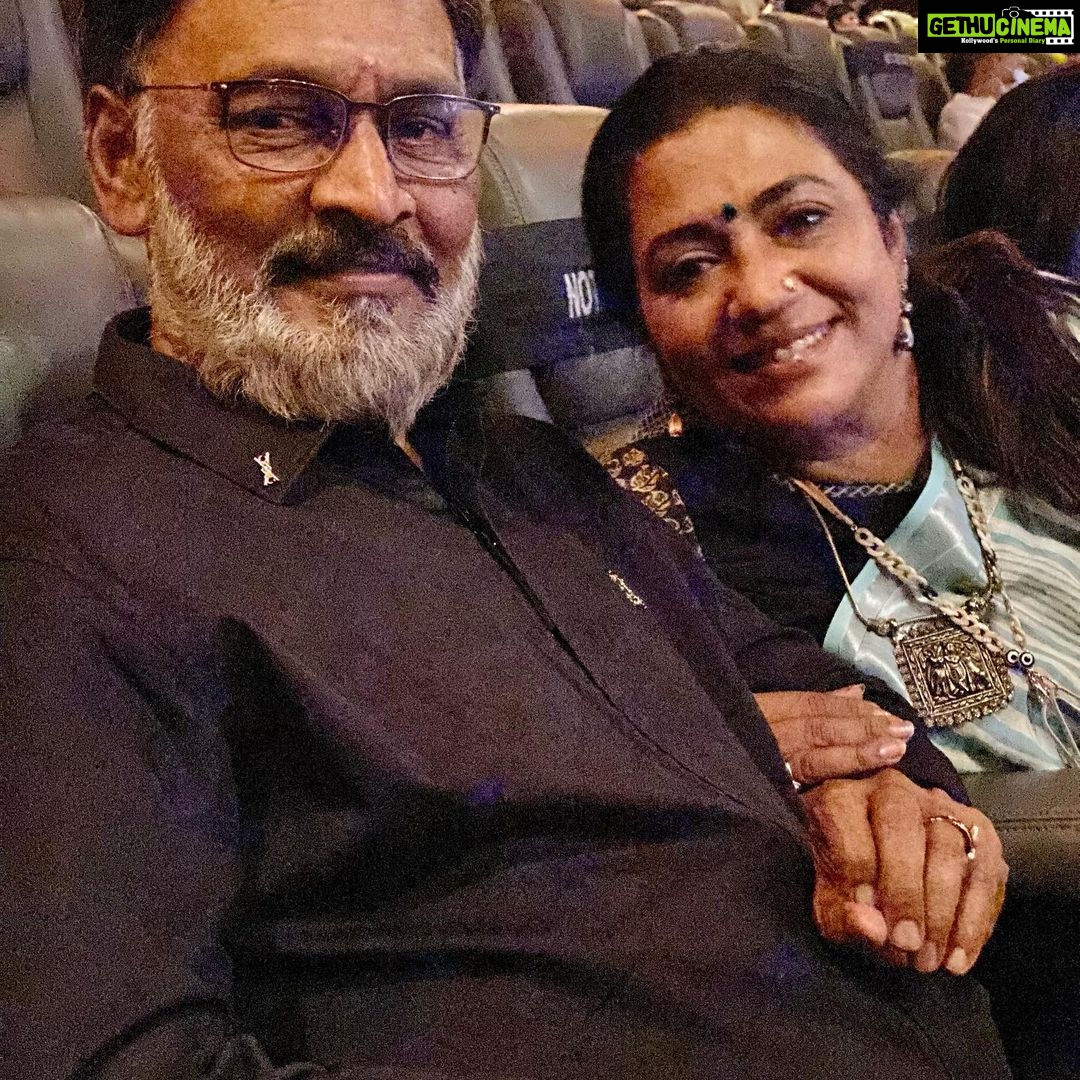 Poornima Bhagyaraj Instagram – Movie night with friends @aranmanai 3 ...