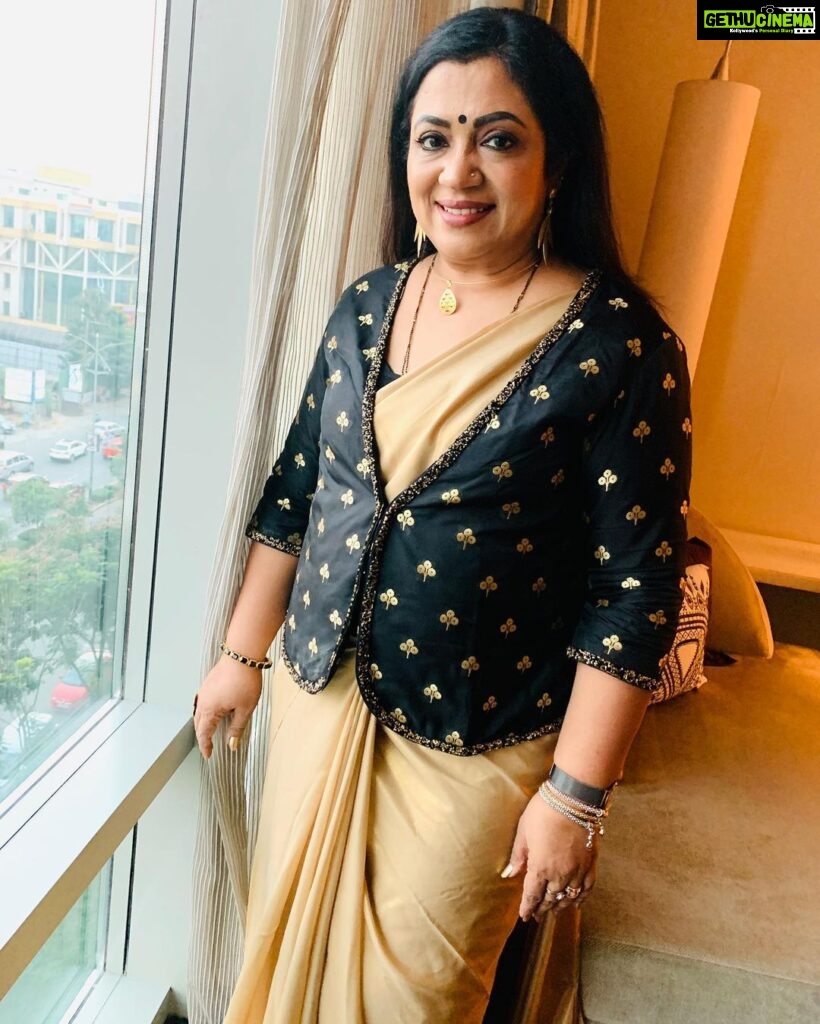 Actress Poornima Bhagyaraj HD Instagram Photos and Wallpapers November ...