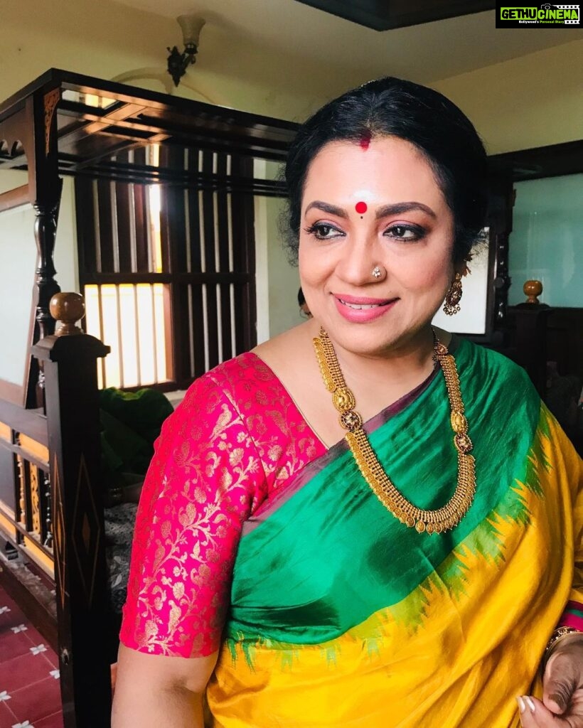 Actress Poornima Bhagyaraj HD Instagram Photos and Wallpapers August ...