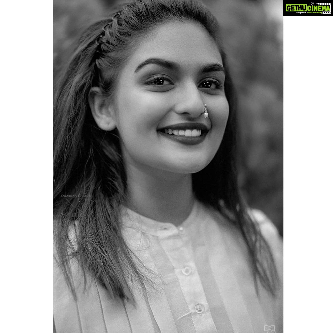 Prayaga Martin Instagram – Wave a magic wand and see her smile! 💫 ...