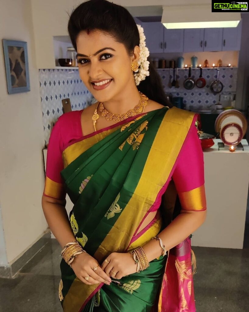 Actress Rachitha Mahalakshmi HD Instagram Photos and Wallpapers August ...