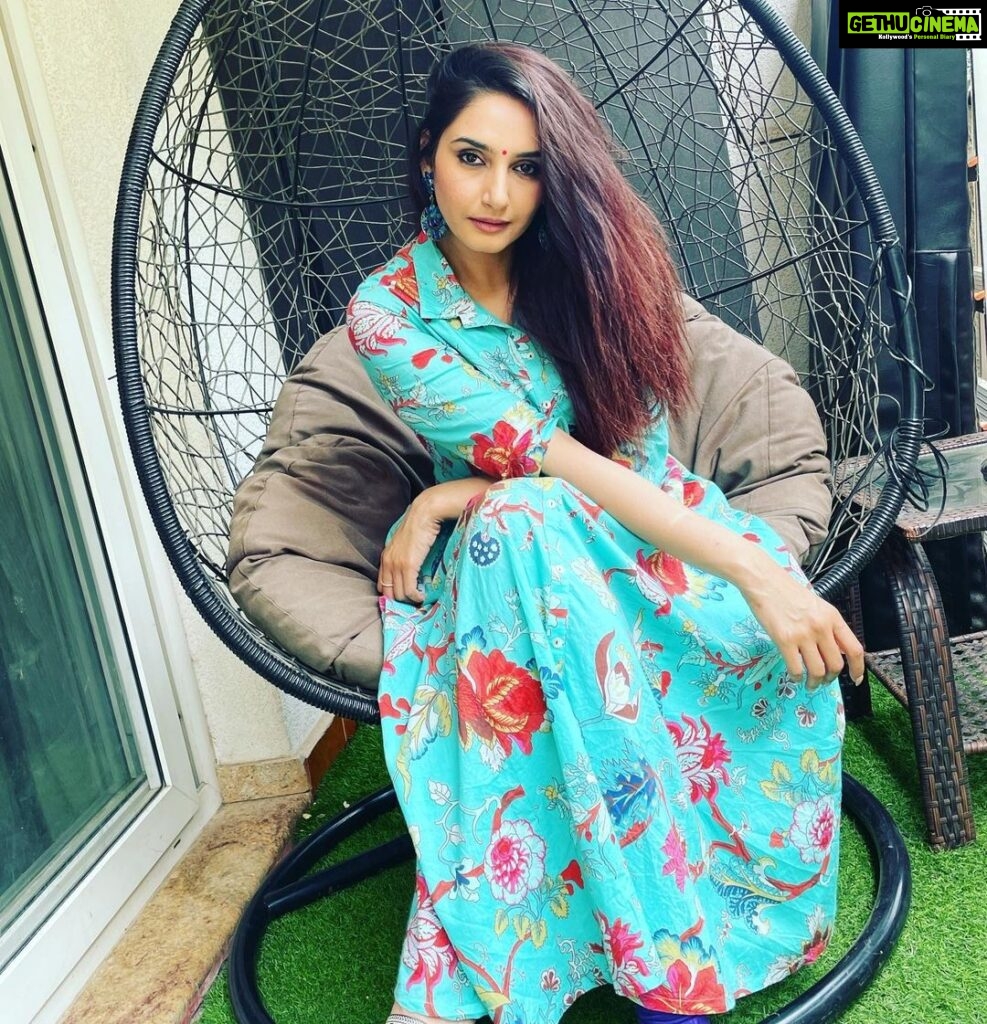 Ragini Dwivedi Instagram - UGADI SPECIAL SHOOT For @rajnewskannada ...