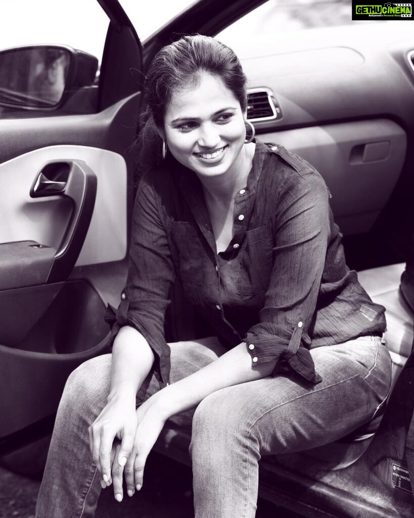 Ramya Pandian Instagram – Let’s try to live our dreams And let’s dream ...