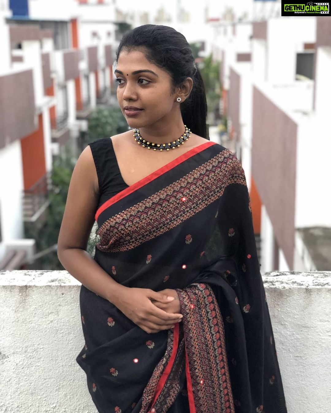 Actress Riythvika HD Instagram Photos and Wallpapers December 2020 ...