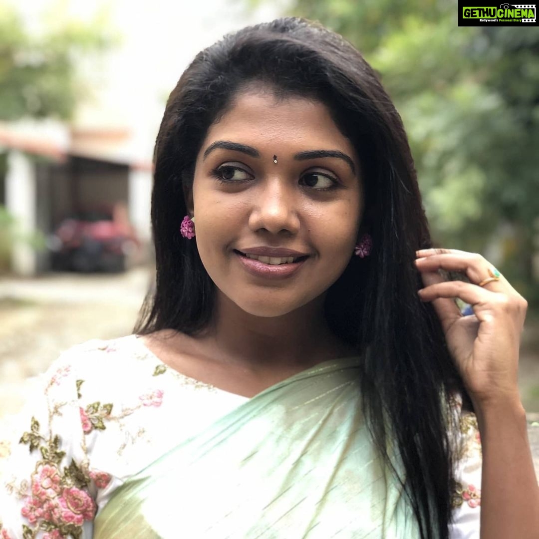 Riythvika Instagram – Smile smiles 😊 #lovesmile😊 | Gethu Cinema